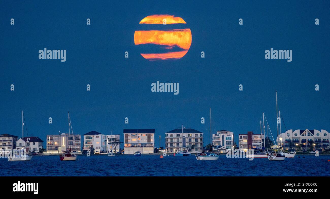 Dorset supermoon hi-res stock photography and images - Alamy