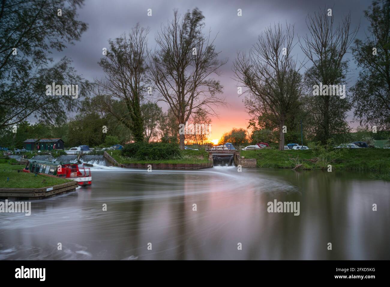 Paper Mill Lock Essex in the evening Stock Photo - Alamy