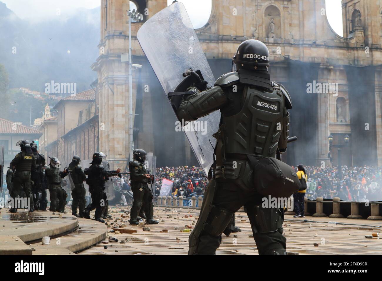 Uniformed police officers in Colombia's congress during riots Stock ...
