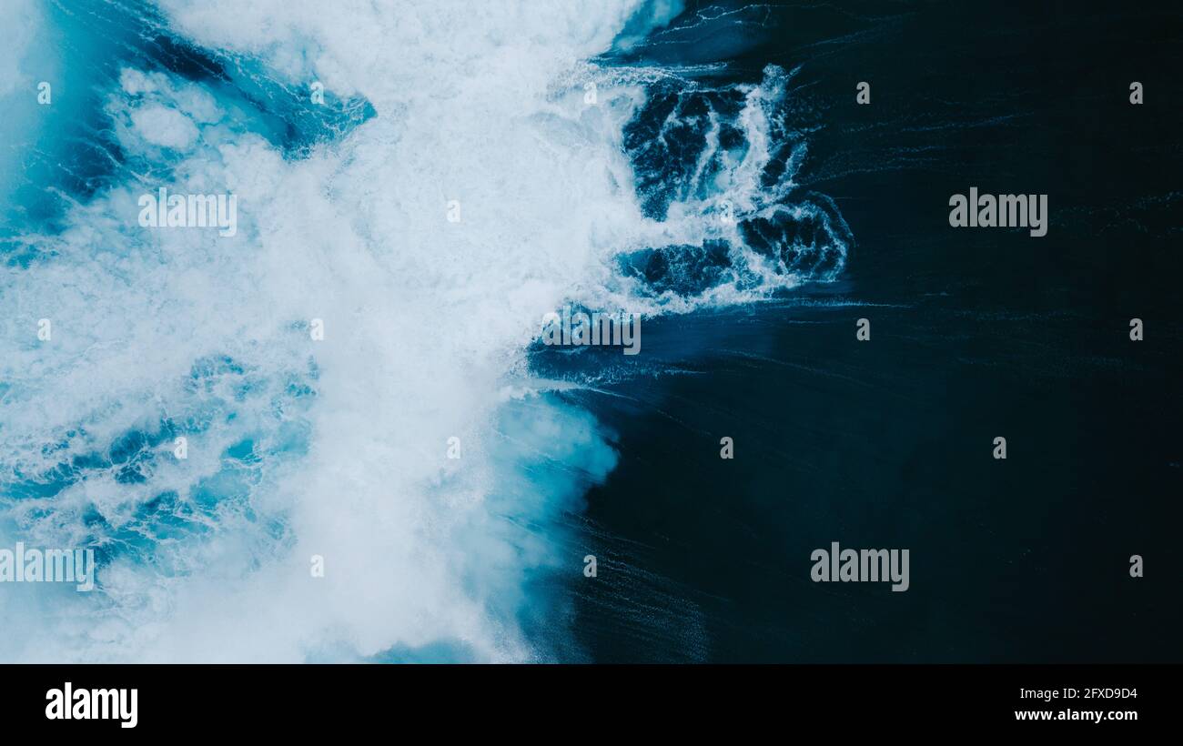 Overhead footage hi-res stock photography and images - Alamy