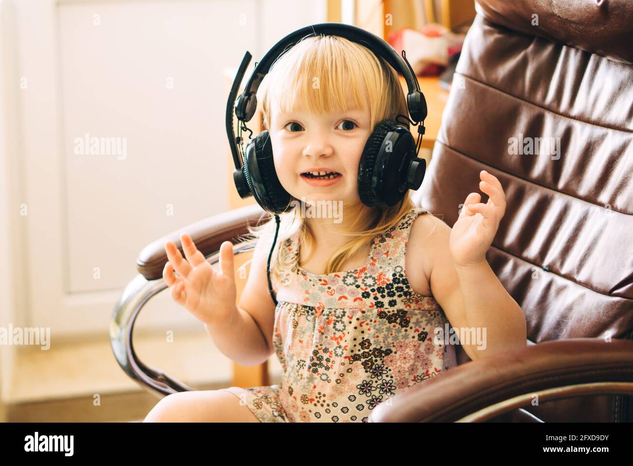 Big ear girl hi-res stock photography and images - Alamy