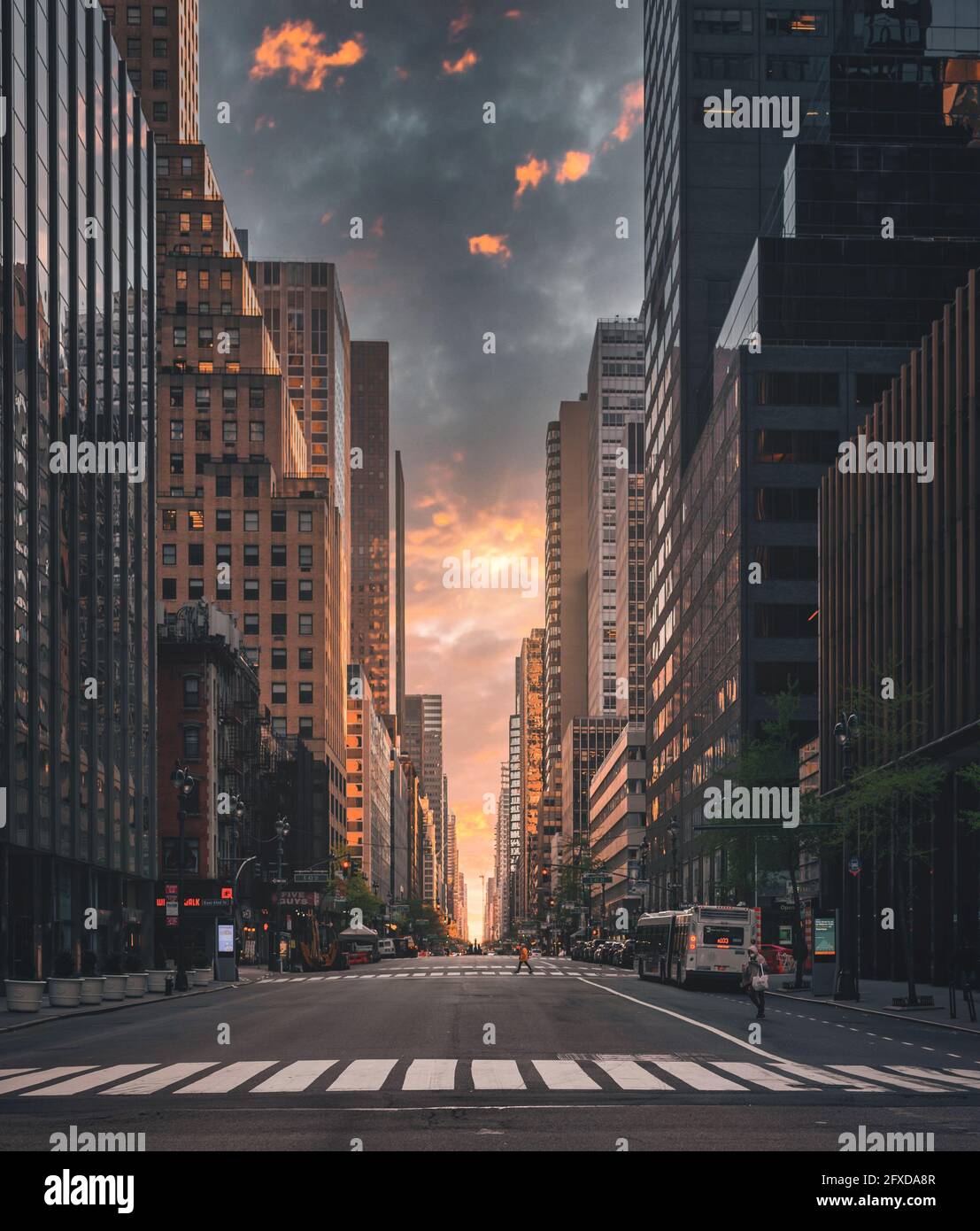 city skyline Strett beautify scene people horizon sky clouds buildings ...