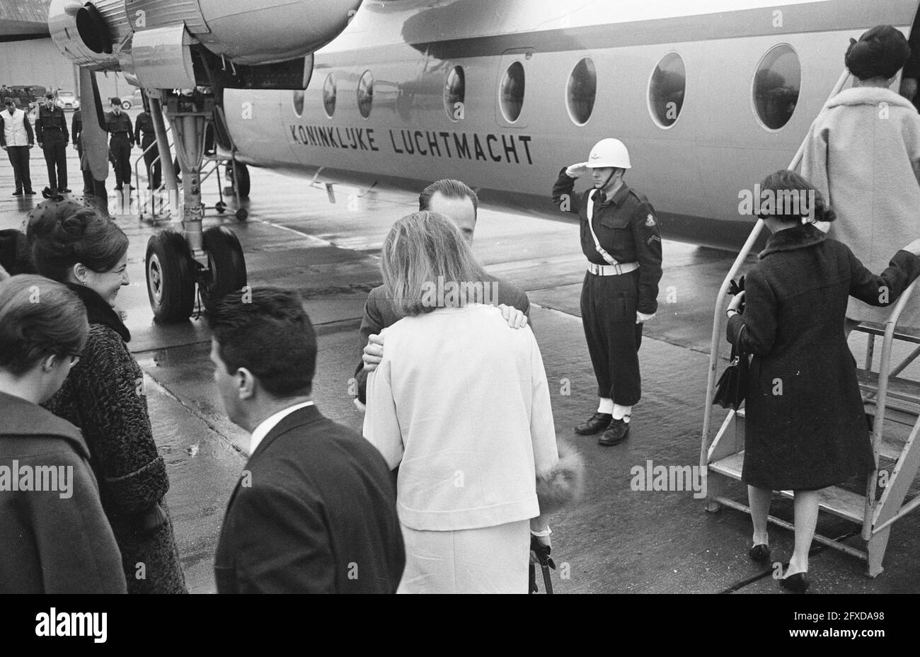 Prince Don Carlos with family left for Paris from Ypenburg Airport ...