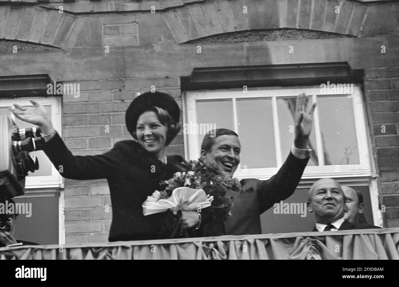 Royal family balcony 1990 hi-res stock photography and images - Alamy
