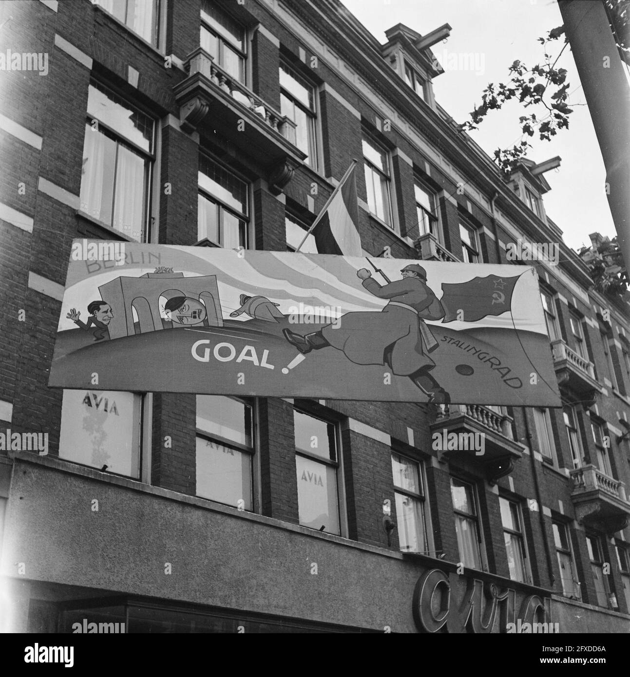 Brandenburg gate 1945 hi-res stock photography and images - Alamy