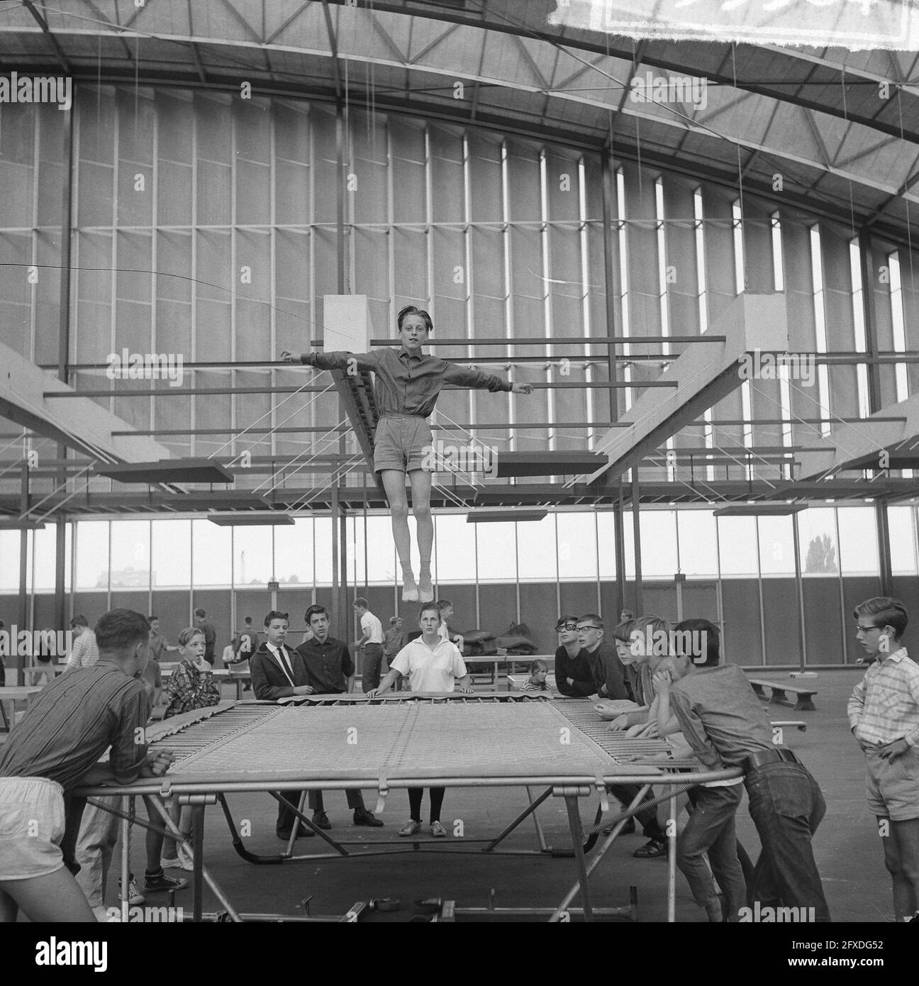 Trampolinespringen hi-res stock photography and images - Alamy