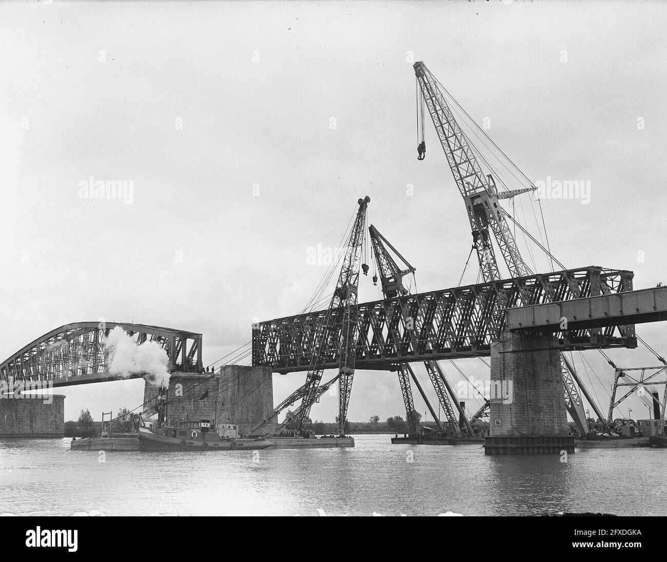 Dordrecht nijmegen railroad hi-res stock photography and images - Alamy