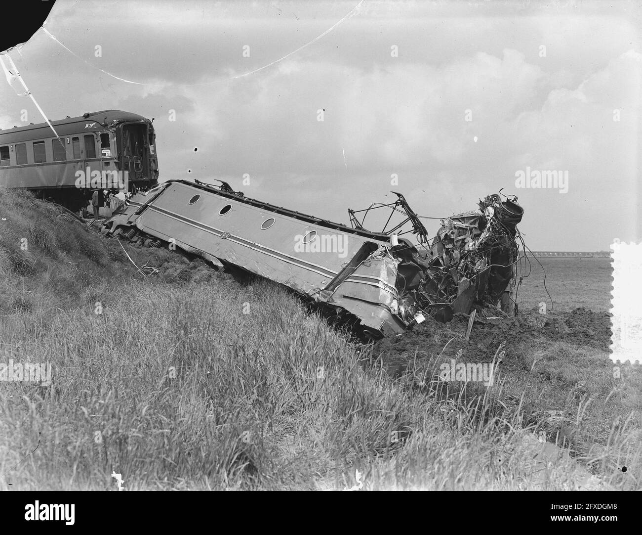 Commuter train crashed locomotive hi-res stock photography and images ...