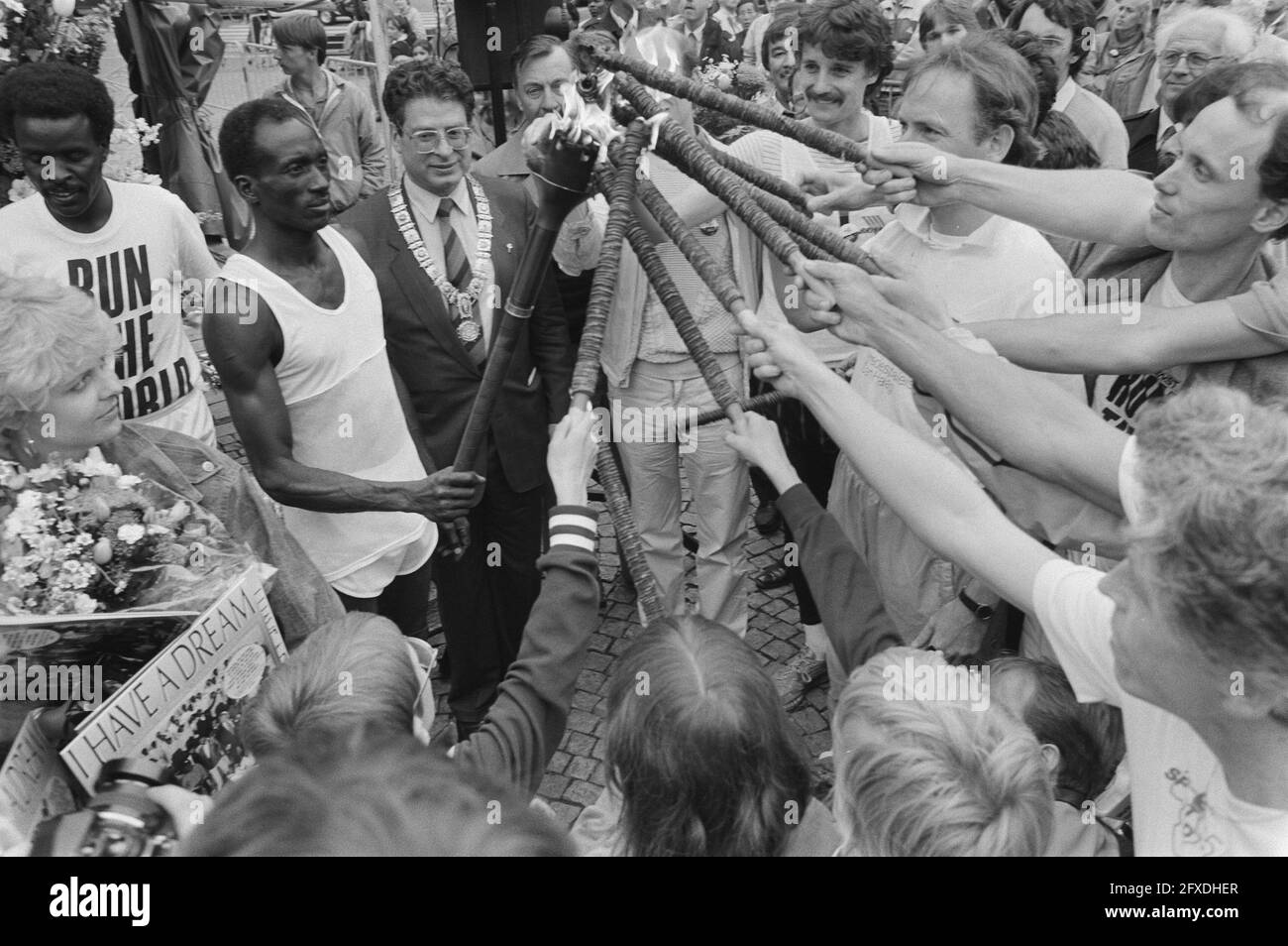 African marathon runner mayor van thijn hi-res stock photography and ...