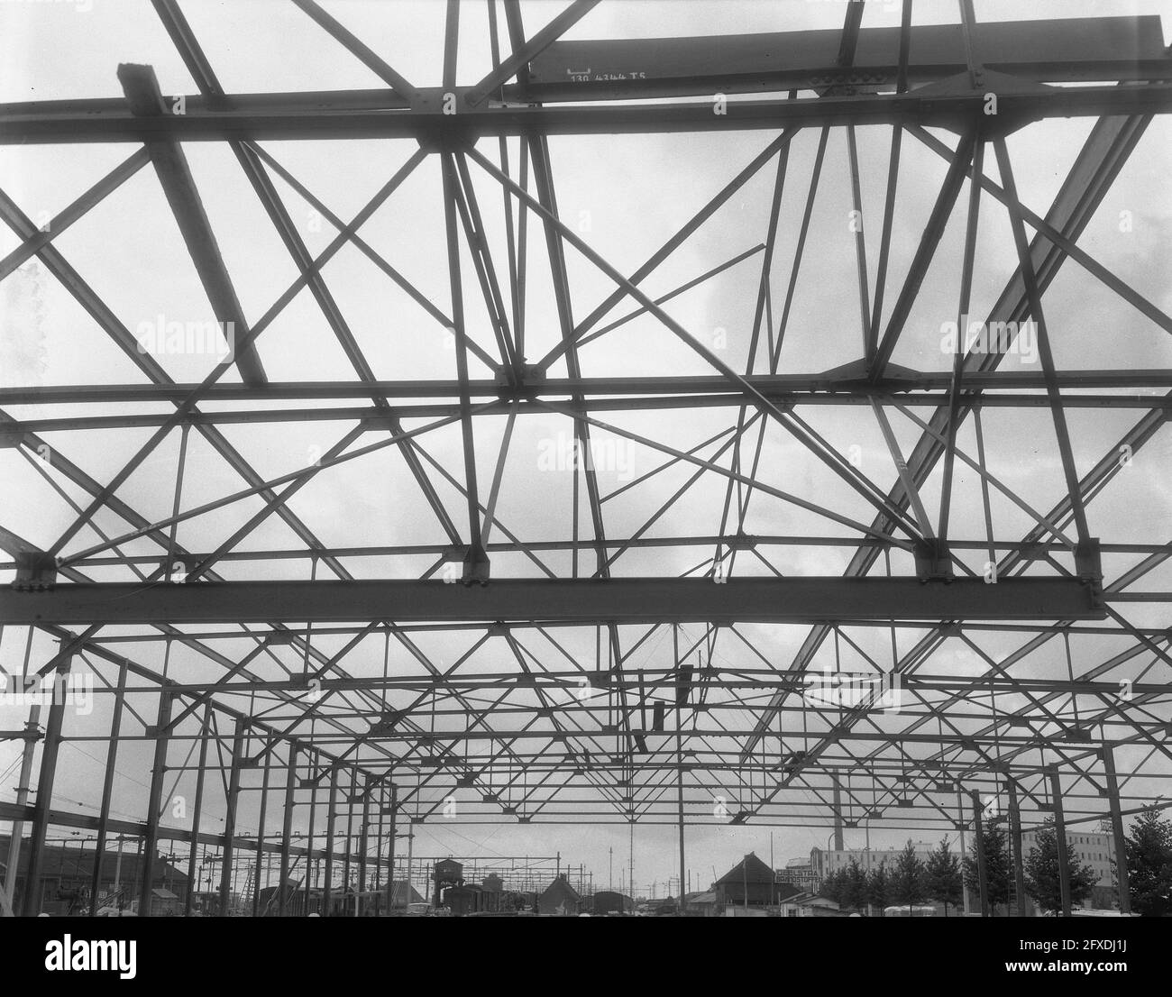 Steel structures for the rebuilding of Leeuwarden concourse, performed ...