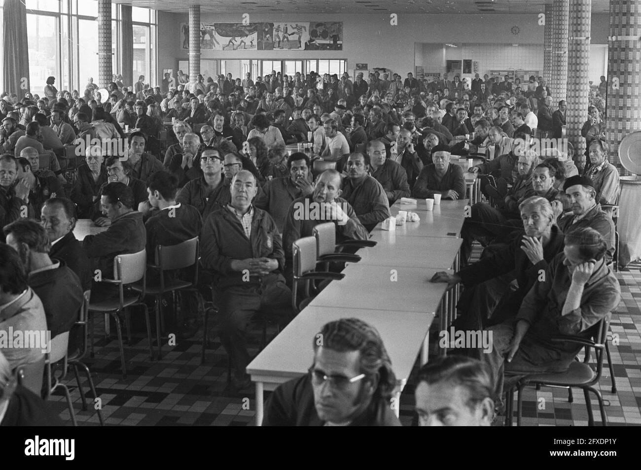 Knsm workers hi-res stock photography and images - Alamy