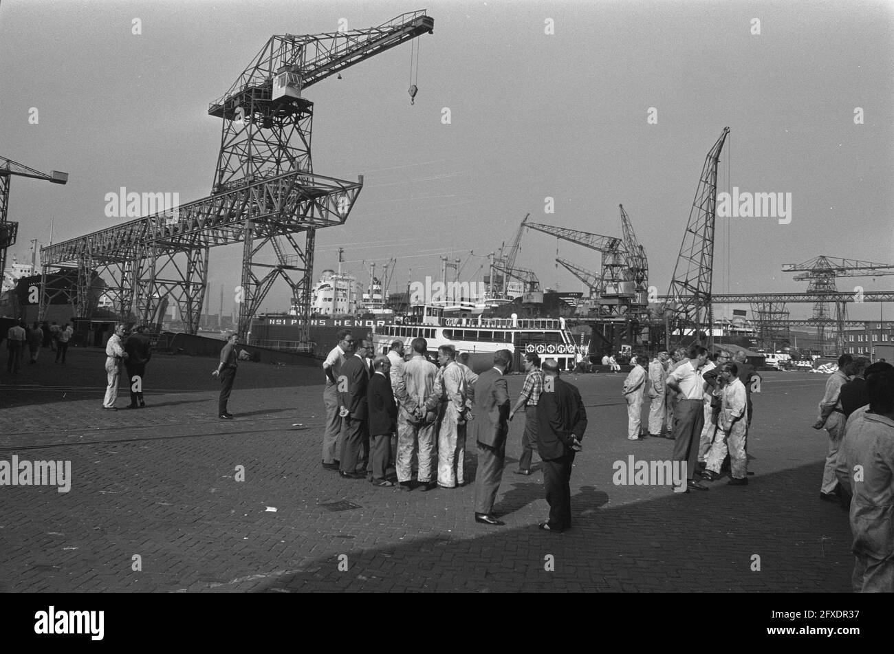 Strike in port of Rotterdam; discussion strike on grounds RDM, August ...