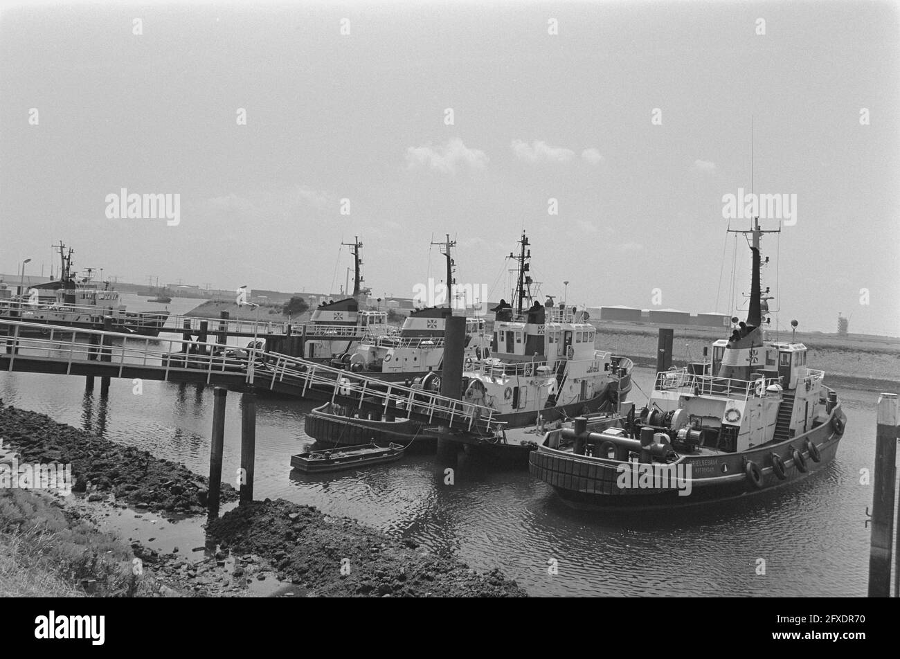 Personnel new rotterdam towing service hi-res stock photography and ...