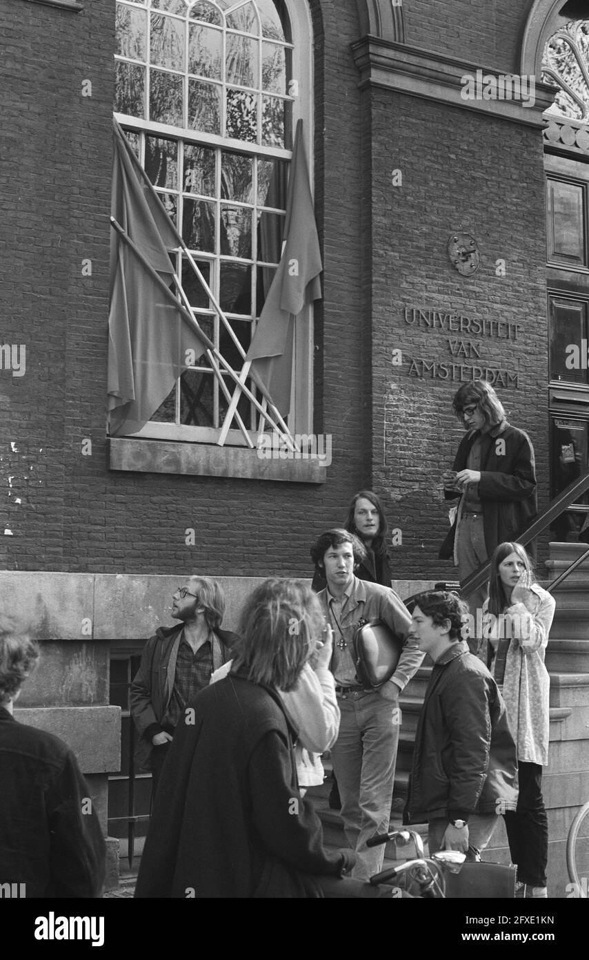 Institute bearing banners hi-res stock photography and images - Alamy