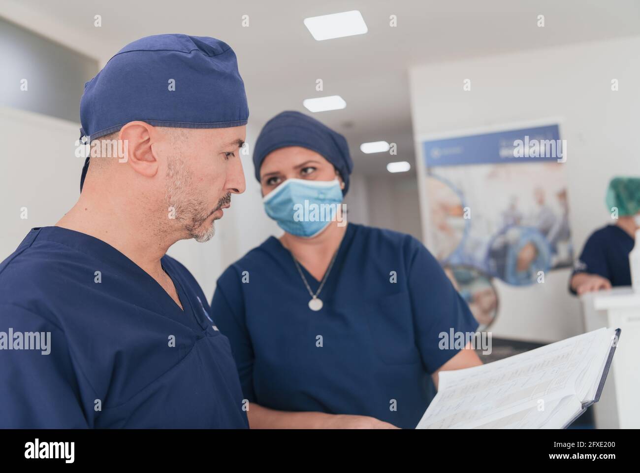 orthopedic doctor working together with his multiethnic team Stock ...