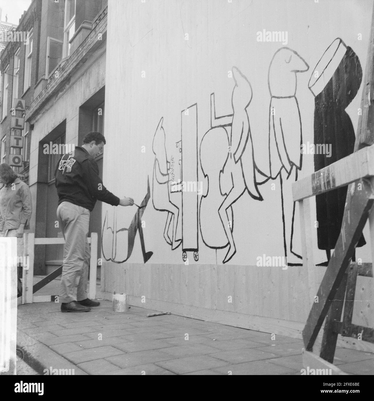 Ted schaap paints fence klm hi-res stock photography and images - Alamy