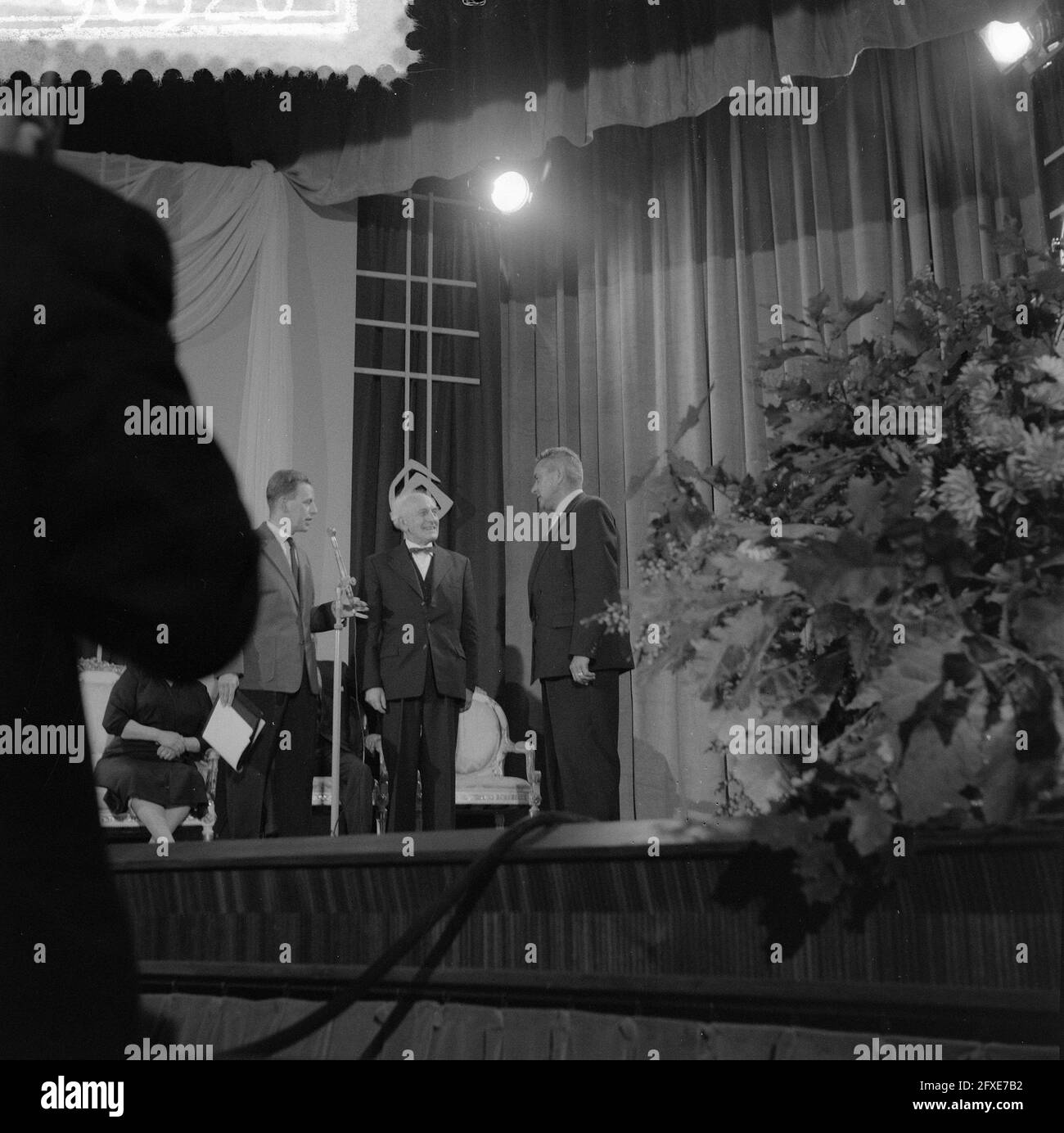 1957 television hi-res stock photography and images - Alamy