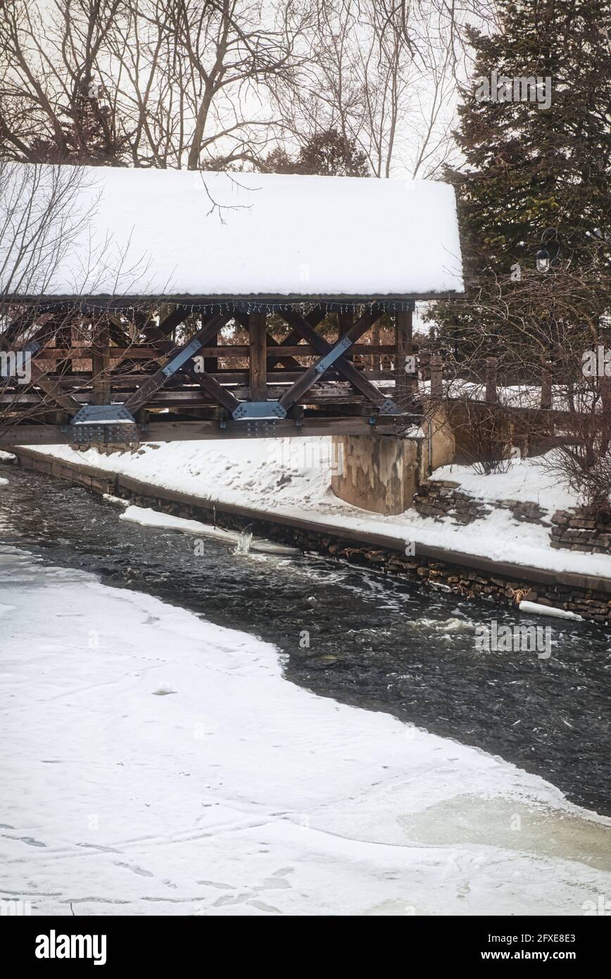 Naperville hi-res stock photography and images - Alamy