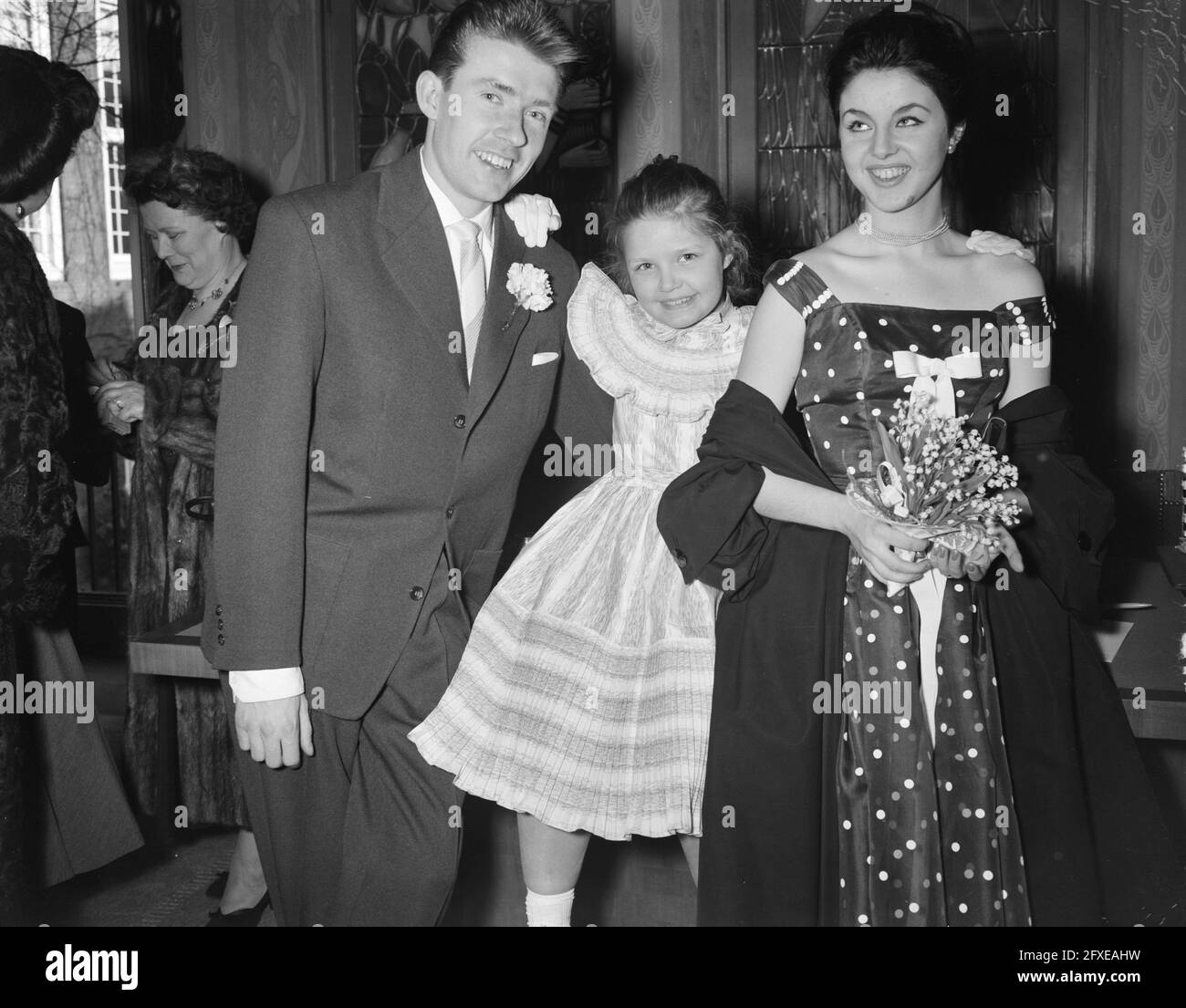 Comedian Roland Waher marries Lily Scarengi . Witnesses Cees de Lange ...