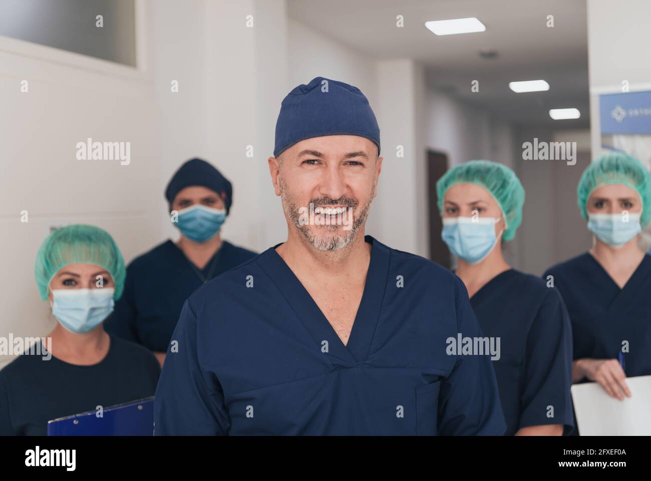 orthopedic doctor working together with his multiethnic team Stock ...