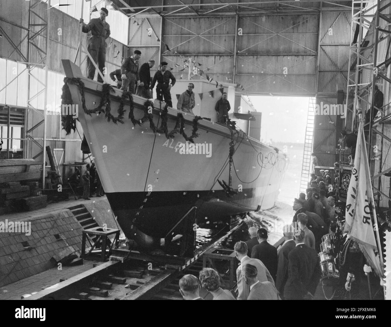 Shallow water minesweeper hi-res stock photography and images - Alamy