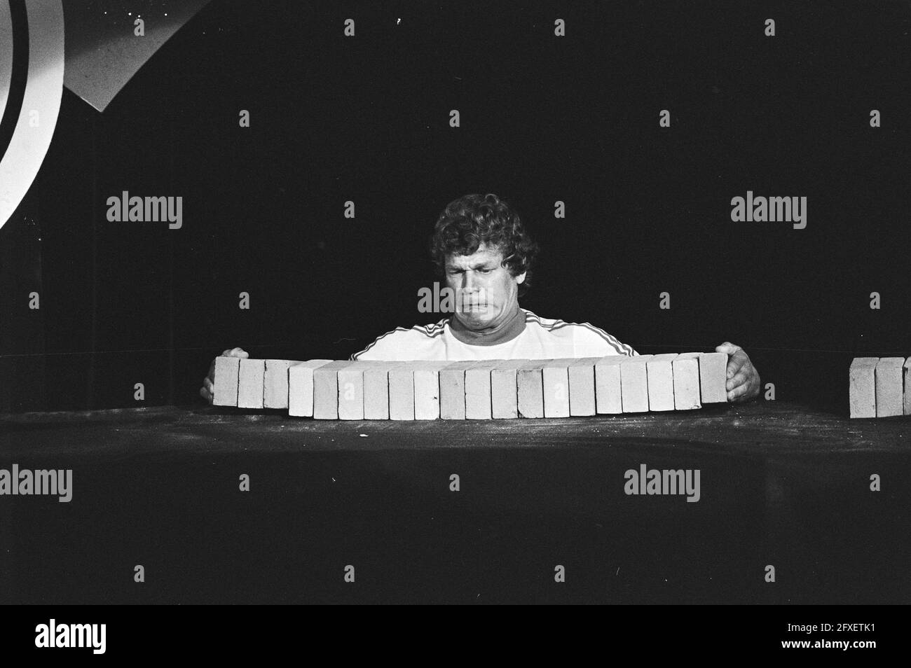 20 bricks Black and White Stock Photos & Images - Alamy