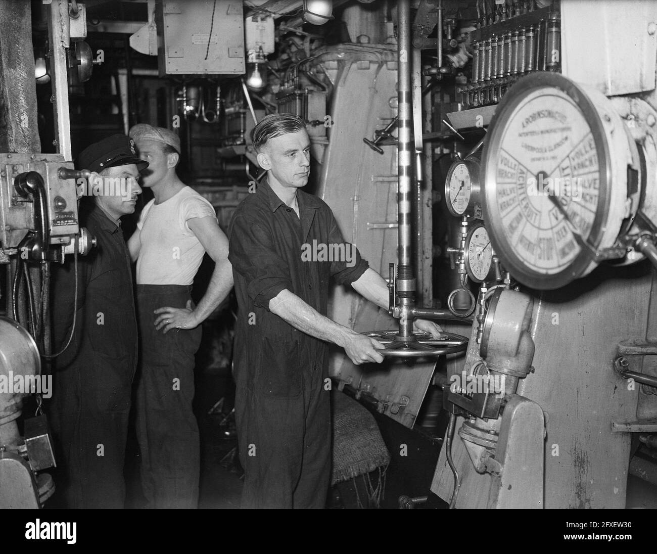 Tour with Hr.Ms. Johan Maurits van Nassau (F802). Engine room, November ...