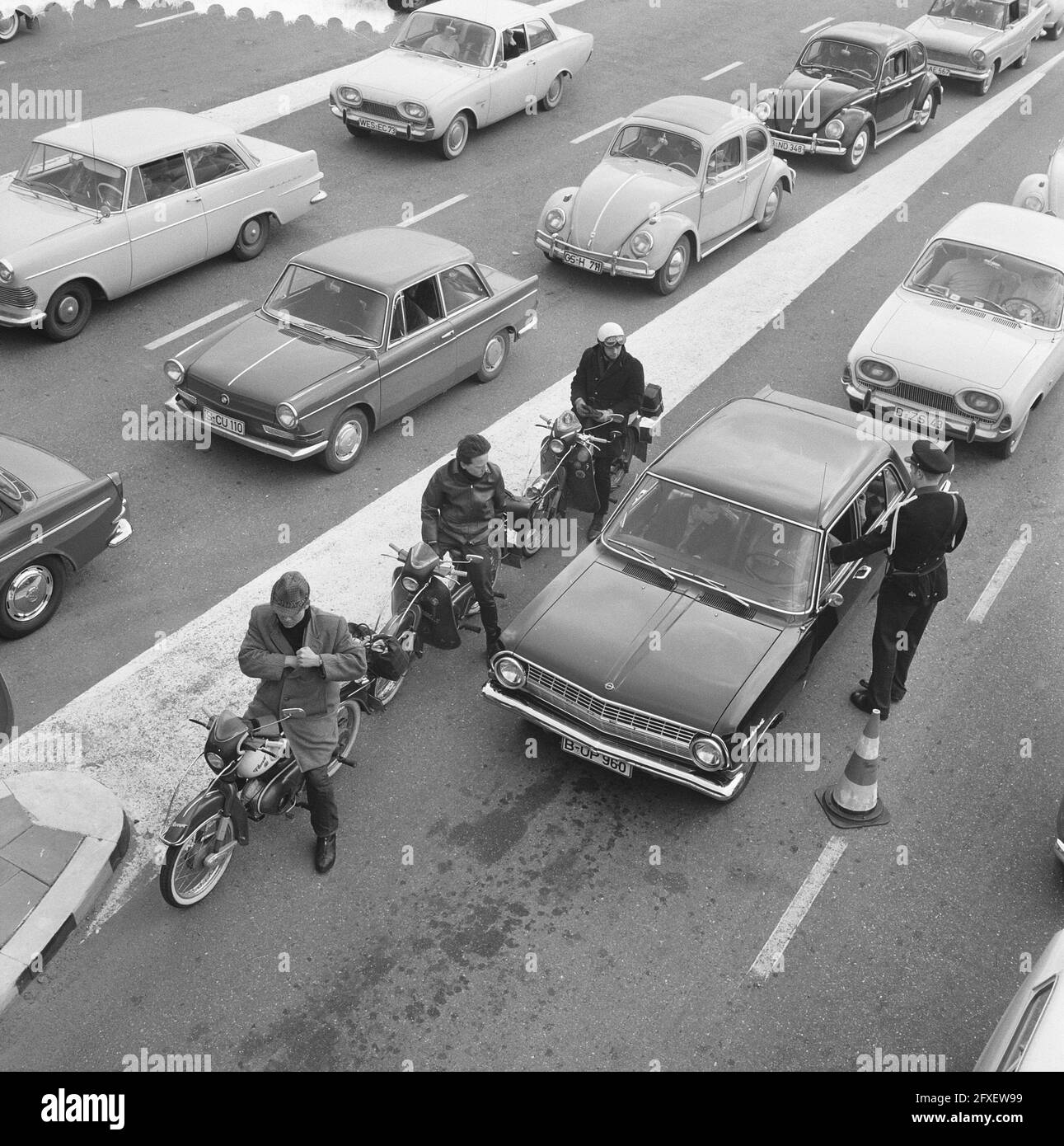 Tourist invasion at Bergh border crossing on Good Friday, 27 March 1964 ...