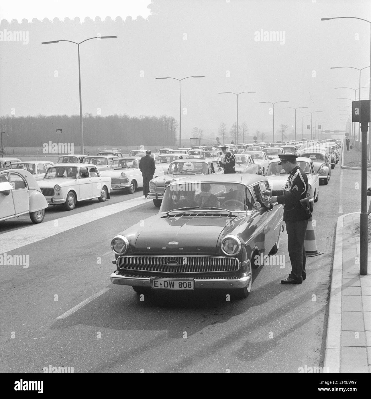 Tourist invasion at Bergh border crossing on Good Friday, 27 March 1964 ...
