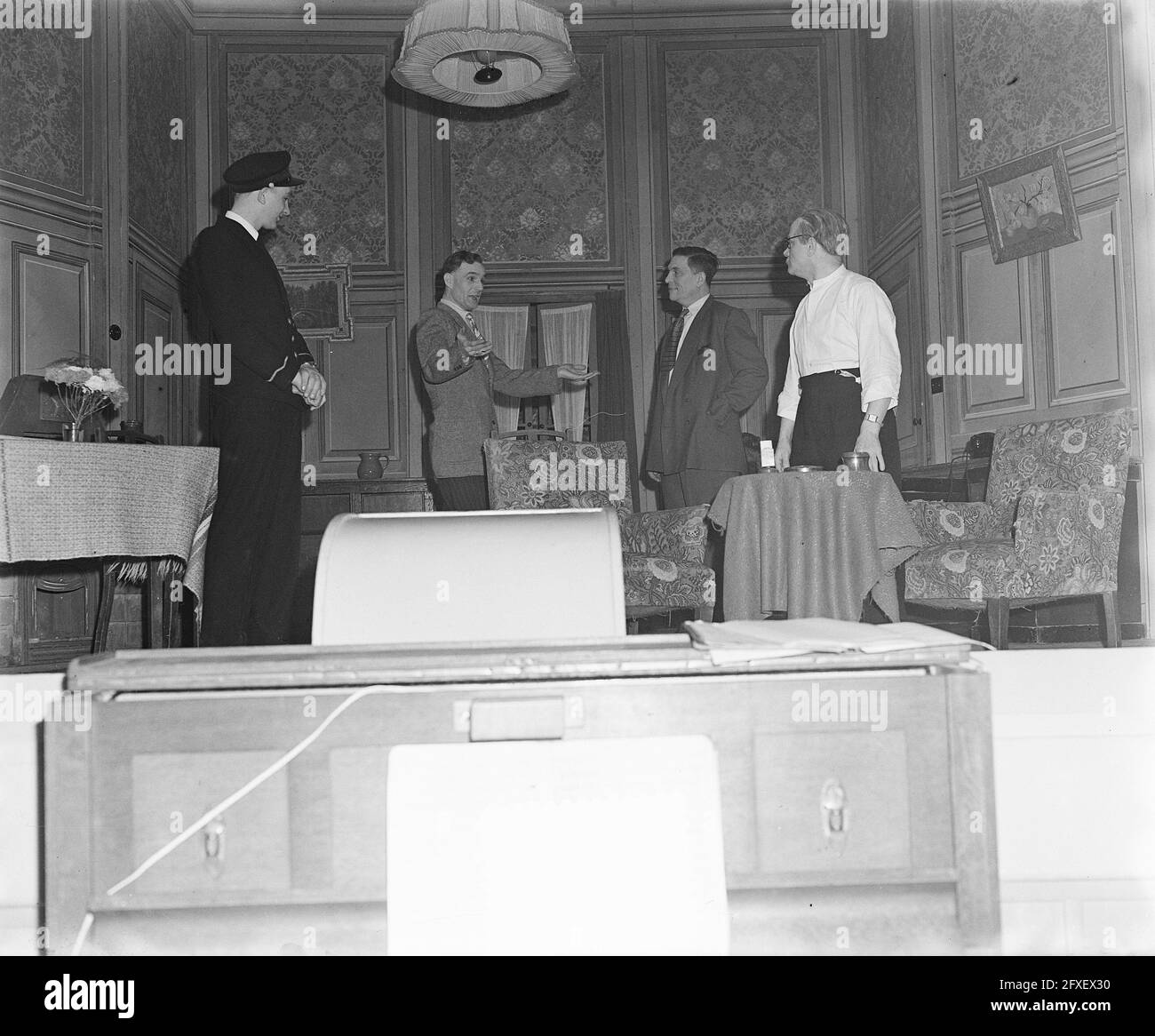 Theatre evening Bavo house ( Van Rossem family ), January 25, 1954, The ...