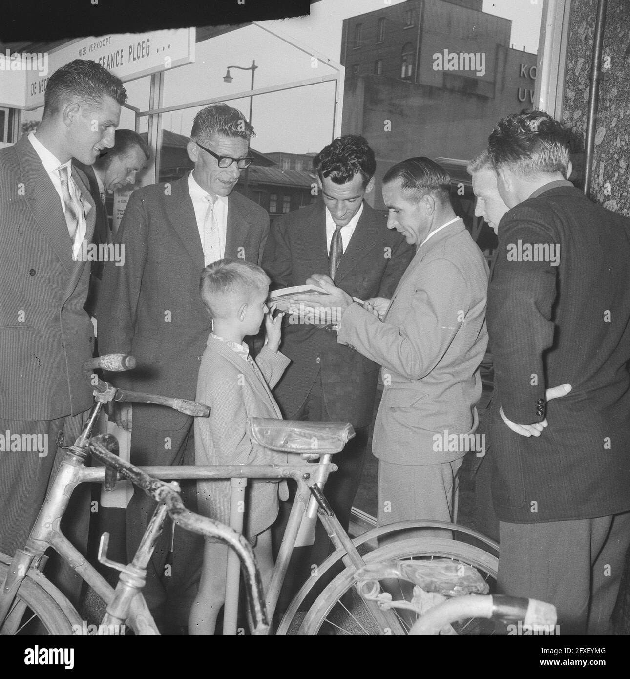 Wim van est signs autograph hi-res stock photography and images - Alamy