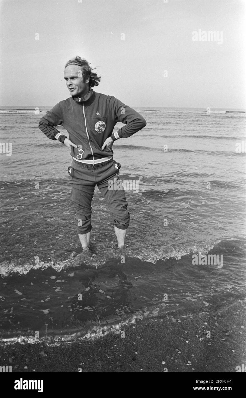 Ruud geels bathes leg hi-res stock photography and images - Alamy