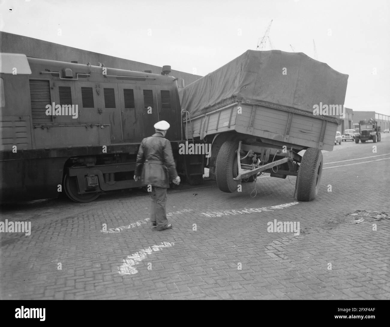 Train rams truck hi-res stock photography and images - Alamy