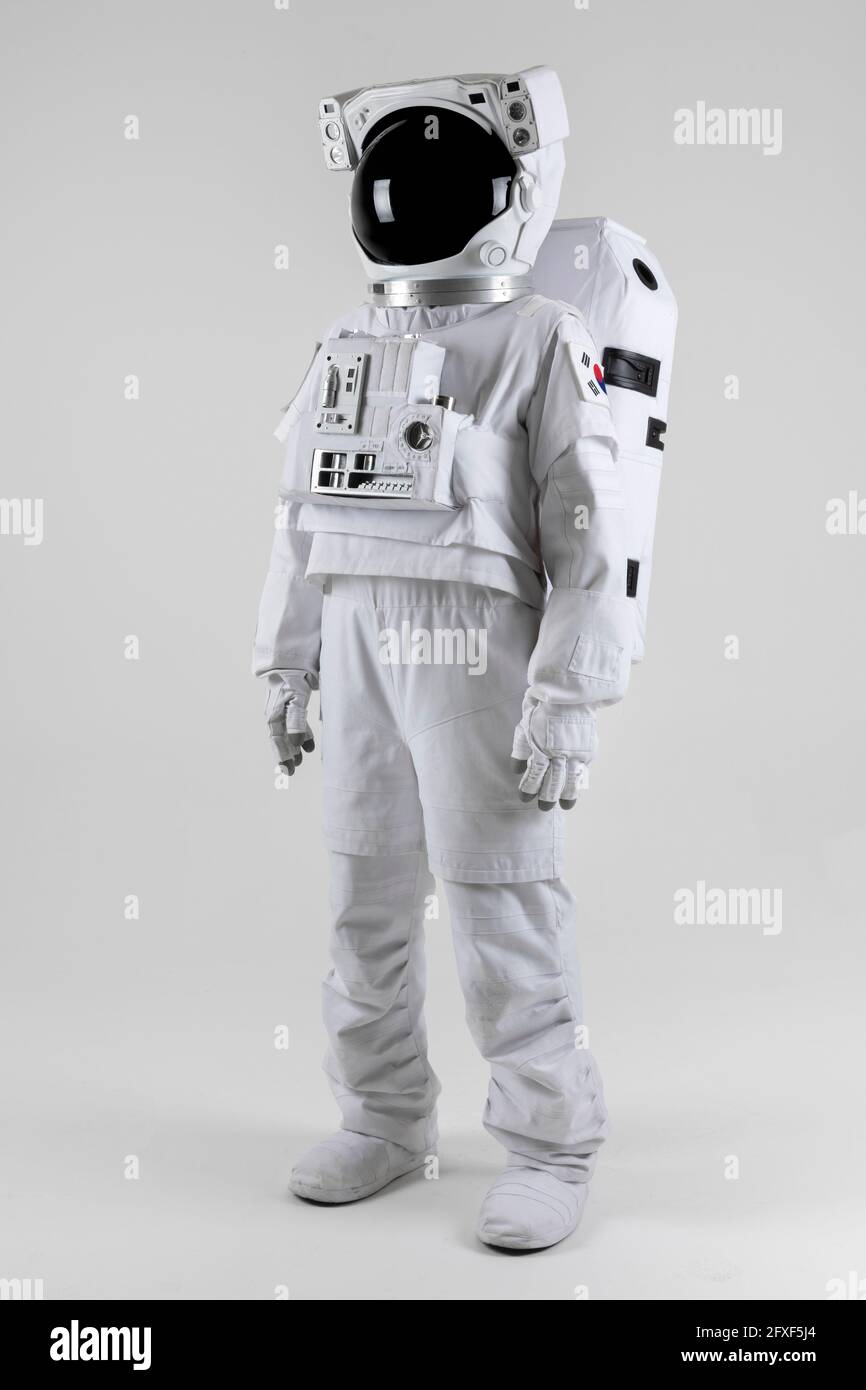 proudly standing astronaut, white background Stock Photo - Alamy proudly standing astronaut, white background Stock Photo - Alamy