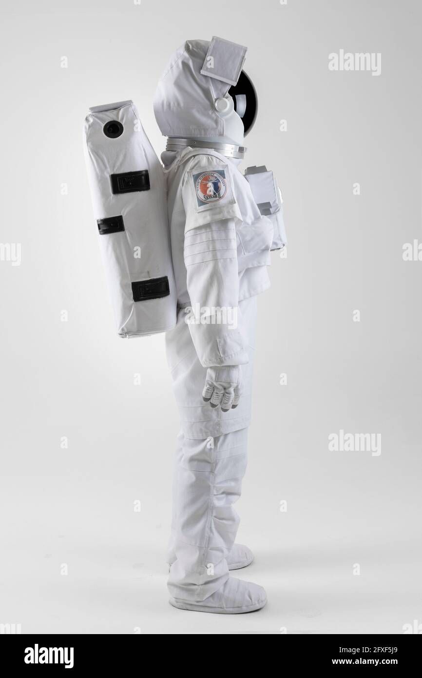 proudly standing astronaut, white background Stock Photo - Alamy proudly standing astronaut, white background Stock Photo - Alamy