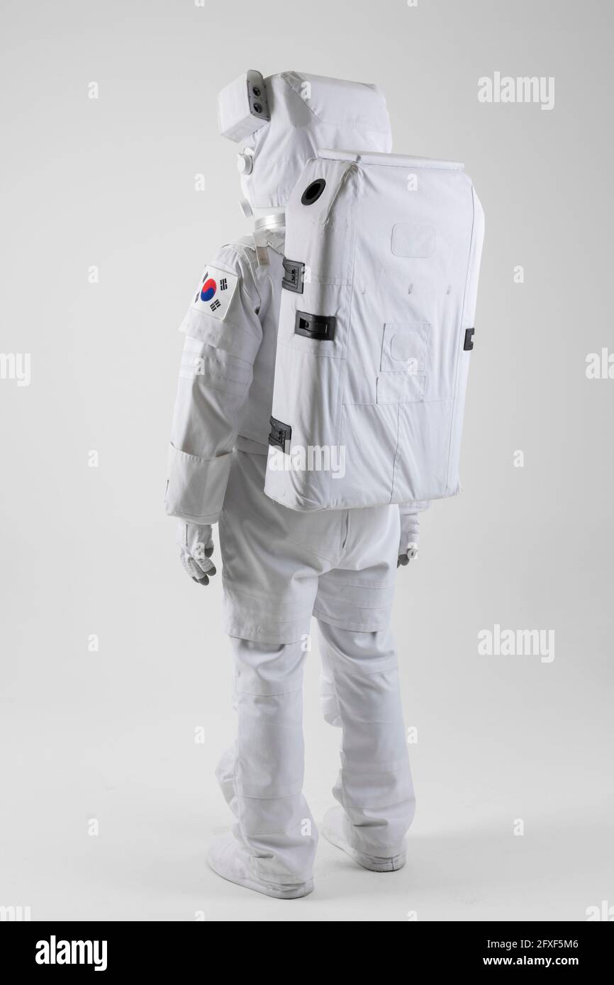 proudly standing astronaut, white background Stock Photo - Alamy proudly standing astronaut, white background Stock Photo - Alamy