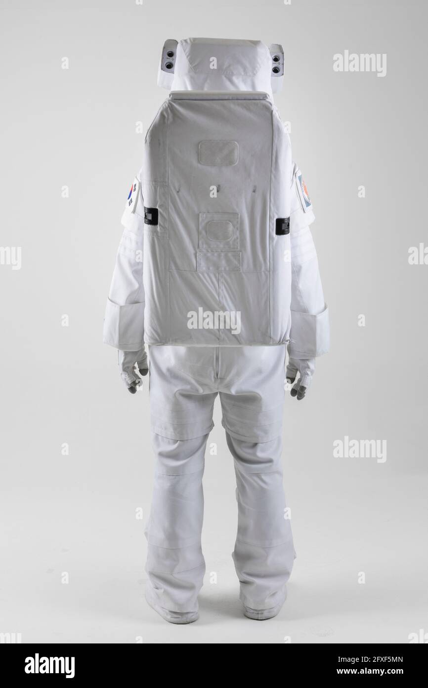 proudly standing astronaut, white background Stock Photo - Alamy proudly standing astronaut, white background Stock Photo - Alamy