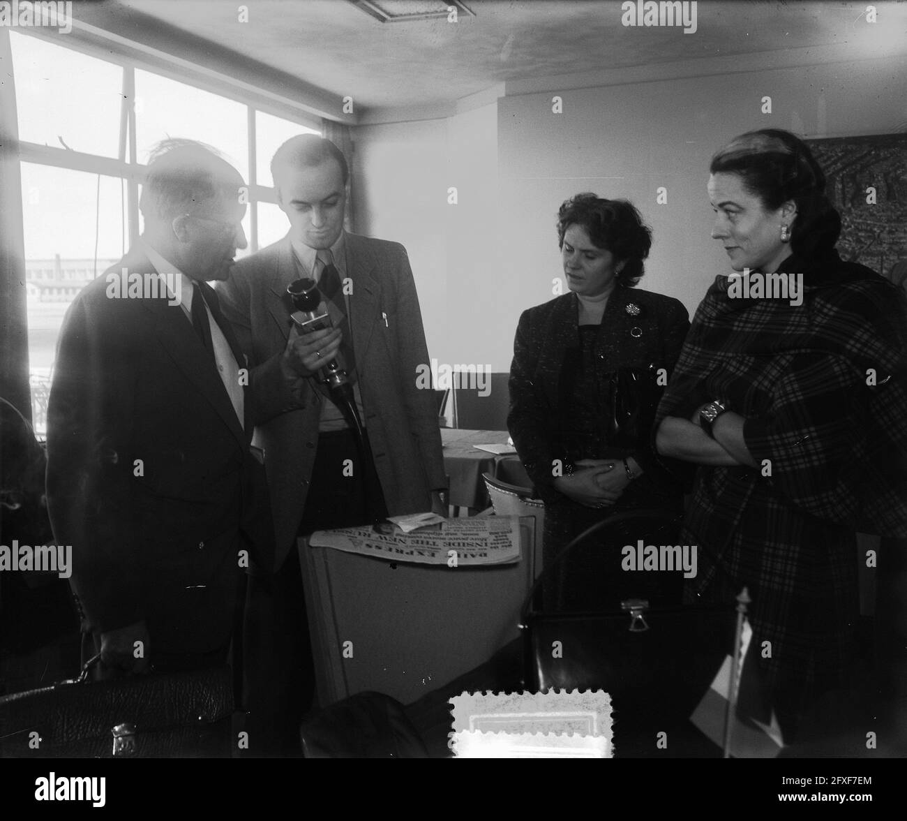 Stopover american journalist hi-res stock photography and images - Alamy