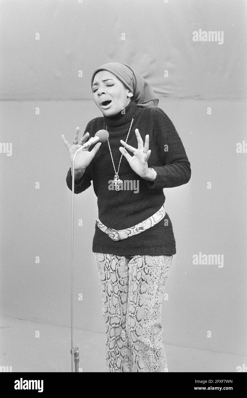English Singer Shirley Bassey High Resolution Stock Photography and ...