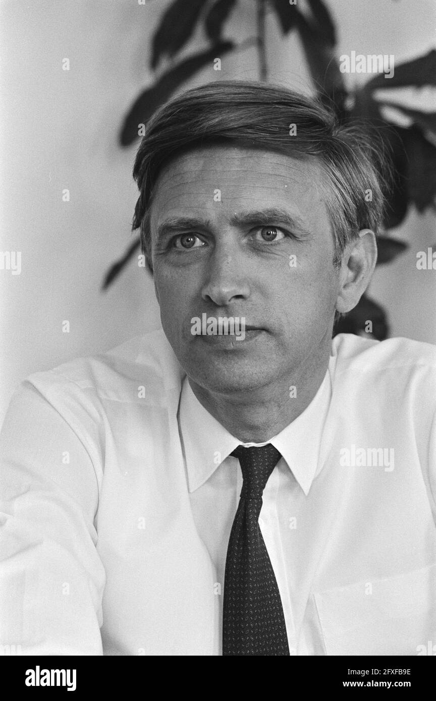 Parliamentary speaker dolman hi-res stock photography and images - Alamy