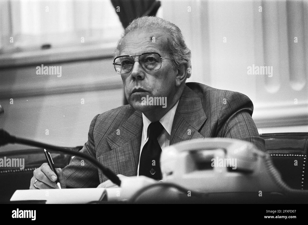 14 cda member van zeil speaking hi-res stock photography and images - Alamy