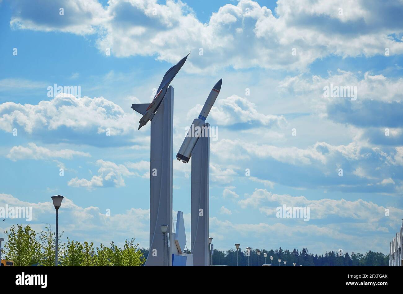 Monument aircraft rocket hi-res stock photography and images - Alamy