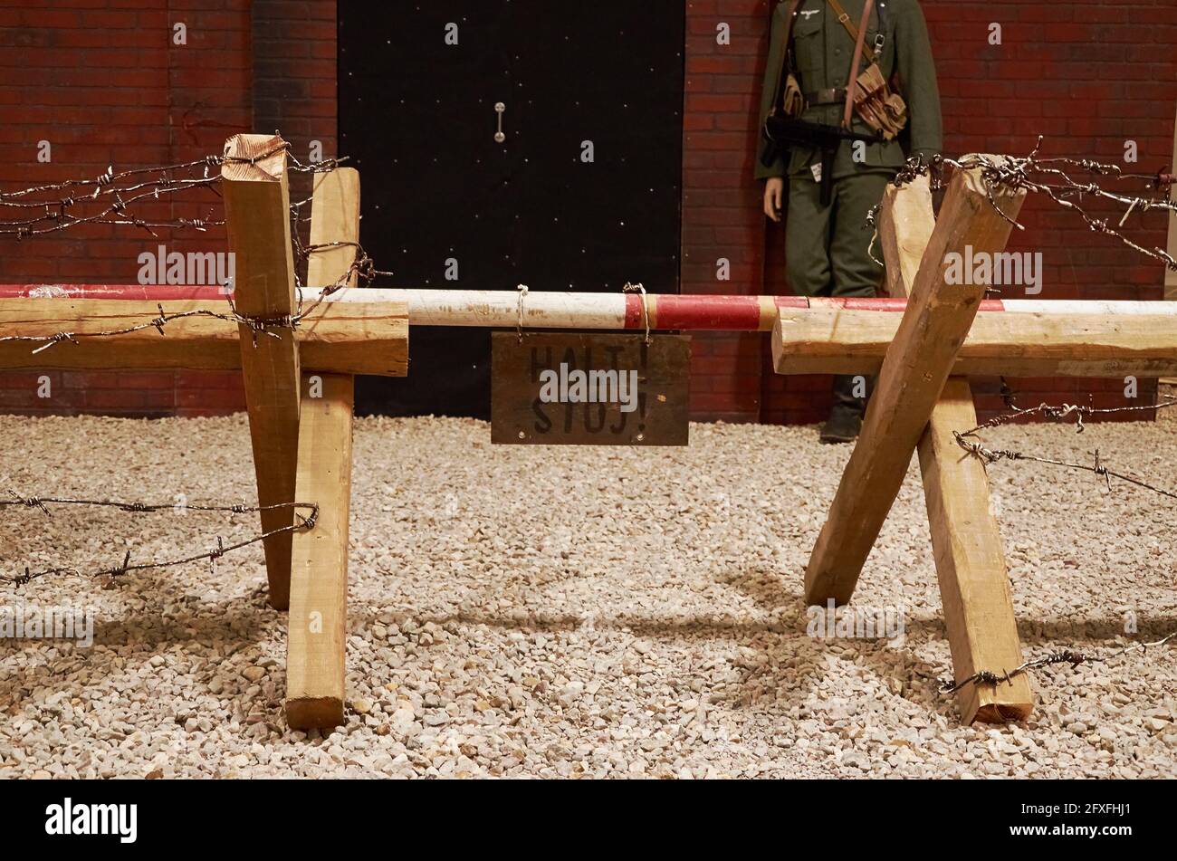 Barricade second world war hi-res stock photography and images - Alamy