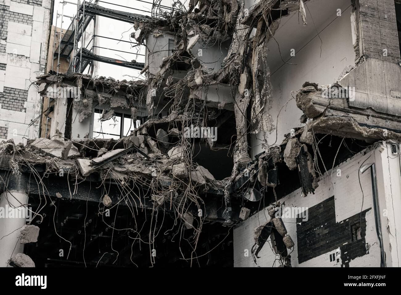 Part concrete construction building hi-res stock photography and images ...