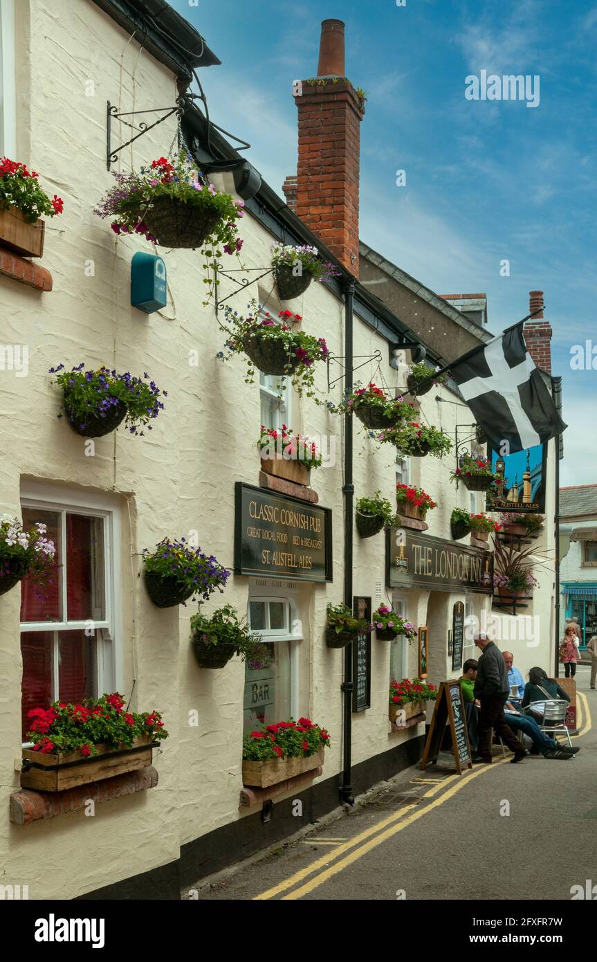 Old Pub in Padstow, Cornwall, England Stock Photo - Alamy
