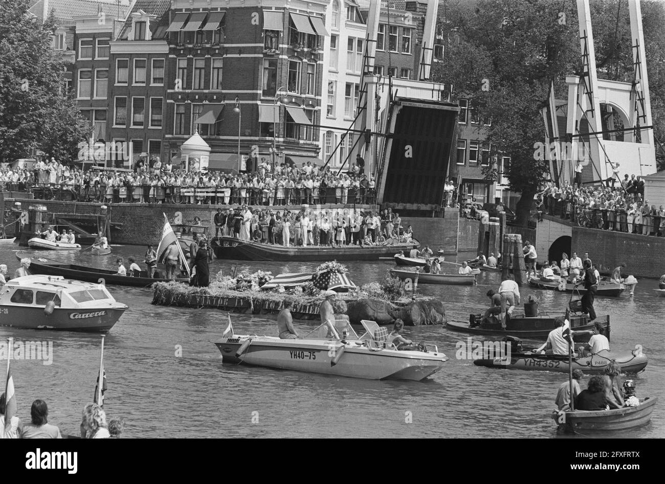 Funeral of artist Walter C. Gluck (king of the hippies/Victor IV) on ...