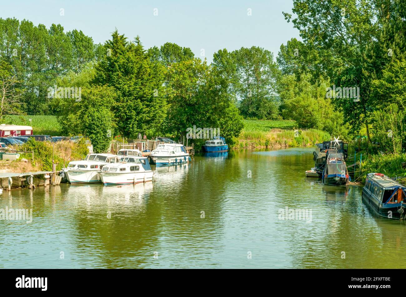 Lechlade on thames hi-res stock photography and images - Alamy