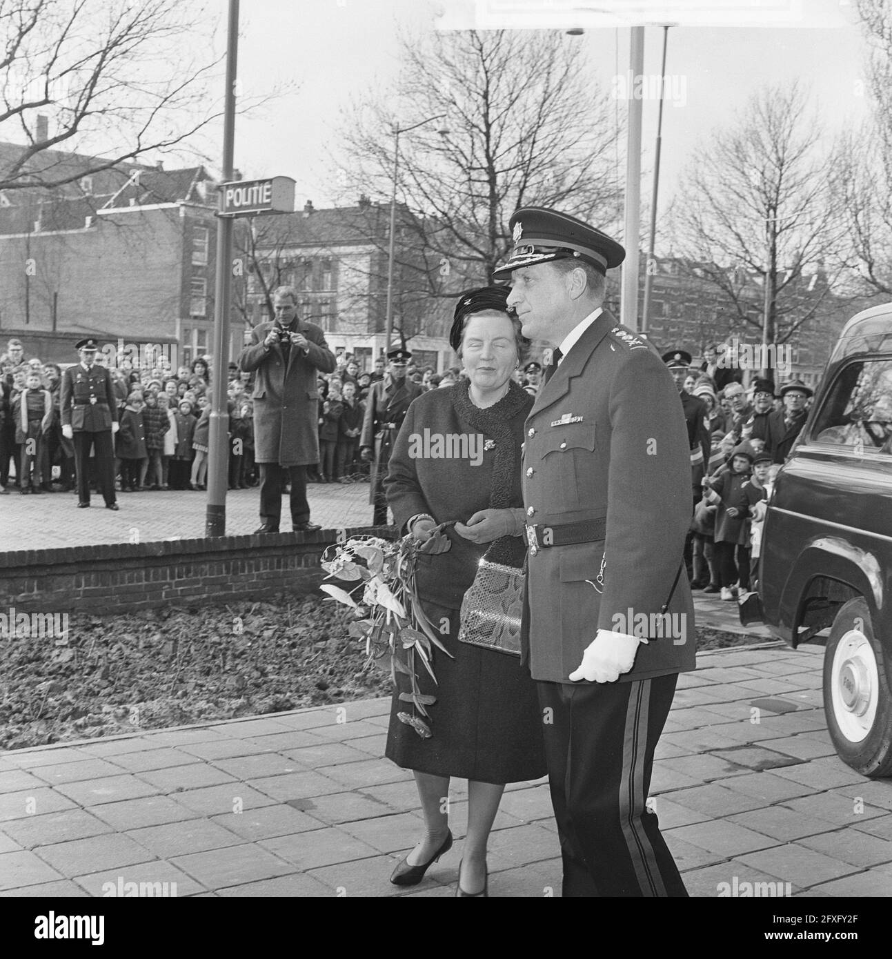 Queen Juliana visits Rotterdam police, April 10, 1962, queens, police ...