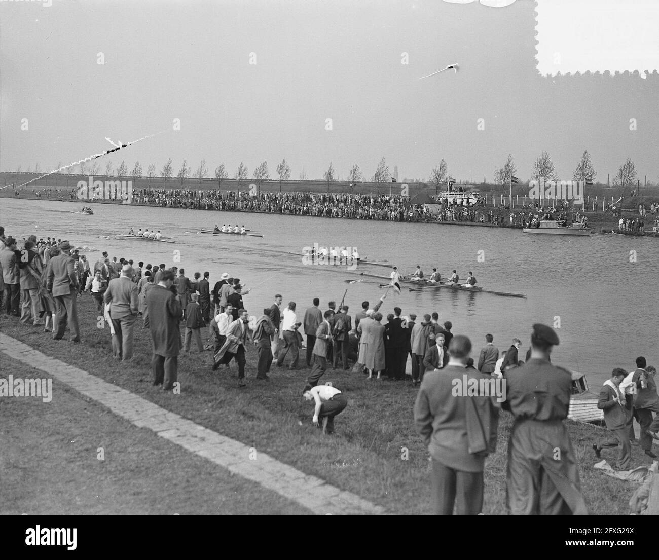 Varsity Amsterdam Rijnkanaal, finish old celebrate, May 1, 1955, finish ...