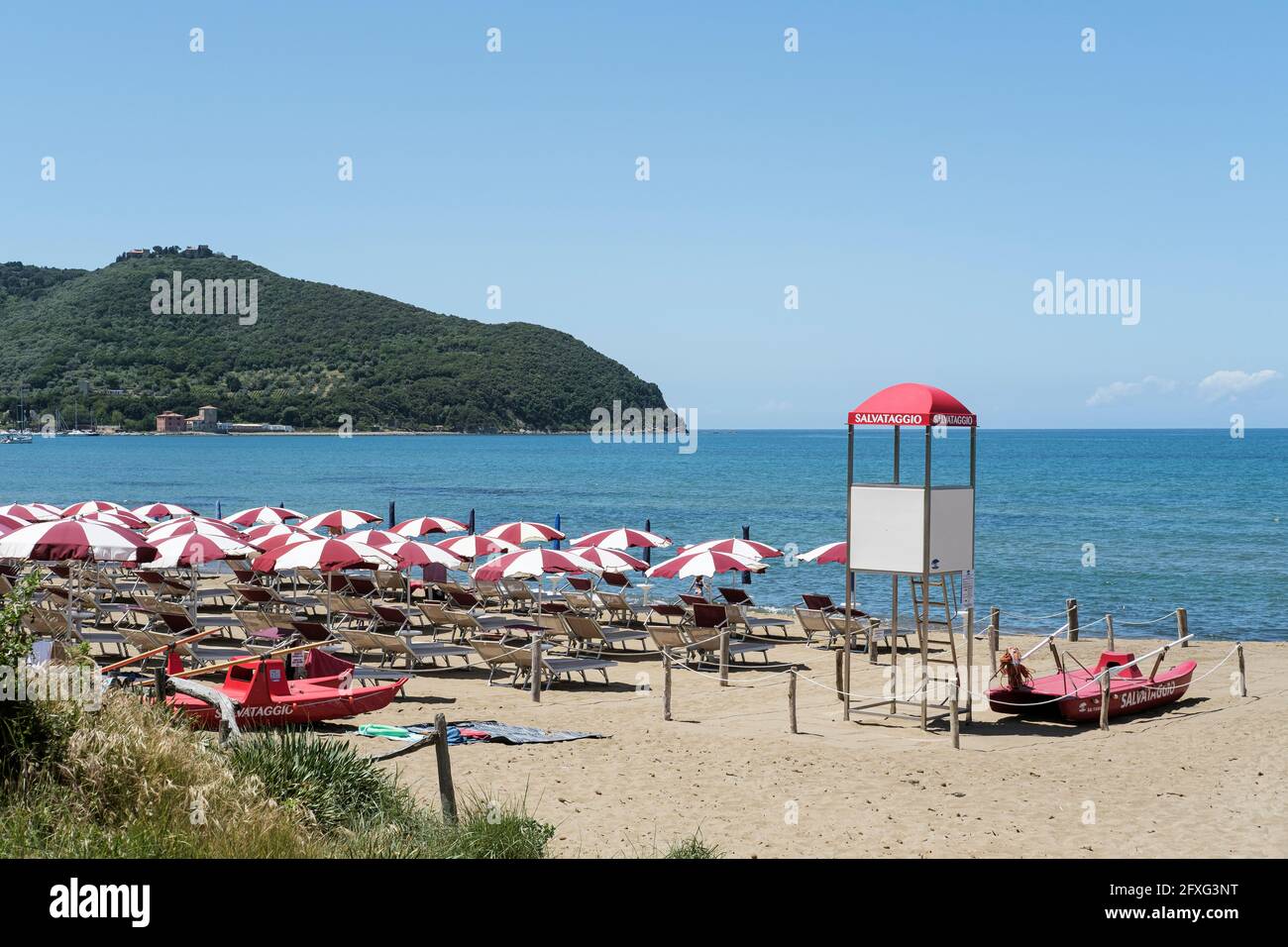 Baratti beach near Piombino and Livorno during the summer season ...